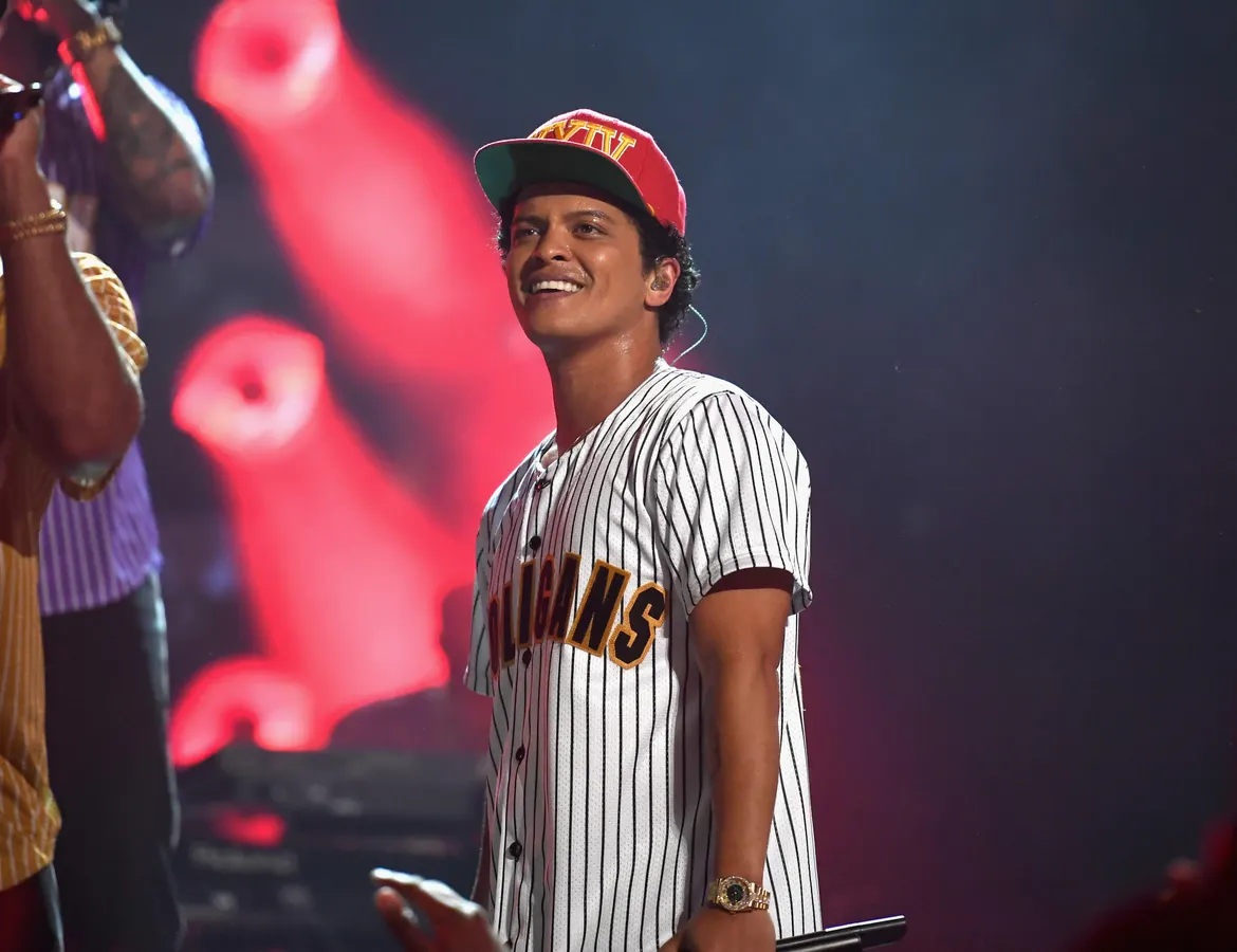 Bruno Mars Height & Facts — How Tall Is Bruno Mars Really?